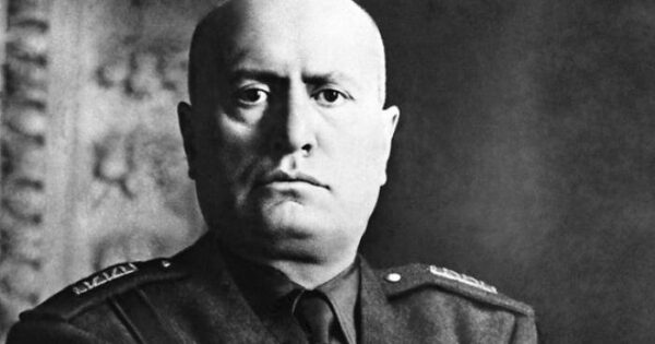 Mussolini resta cittadino onorario di Salò: bocciata la revoca nella ...