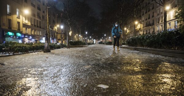 Il coprifuoco va eliminato, lo stabilisce il tribunale dell’Aja: “Viola ...