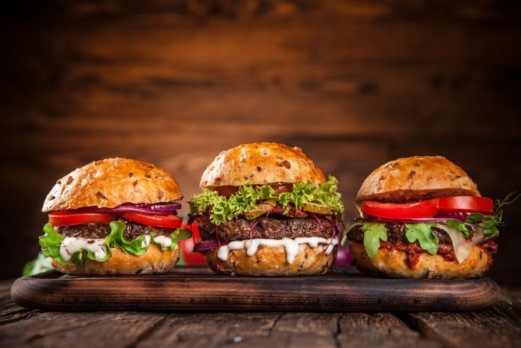 L'hamburger fa boom: dal panino al finger food è il piatto più cool
