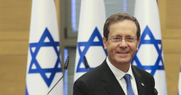 Chi è Isaac Herzog, il laburista eletto undicesimo presidente di Israele