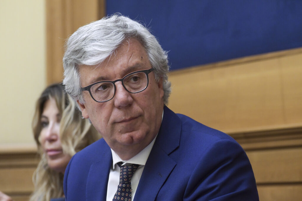 "Ecco come arginare l'emergenza minori a Napoli", intervista a Paolo Siani