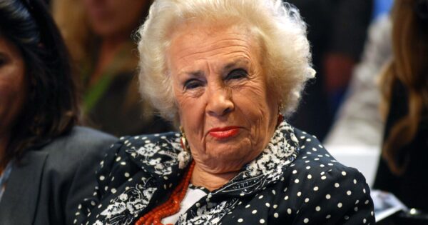 È morta donna Assunta Almirante, aveva 100 anni: “Scompare la memoria ...