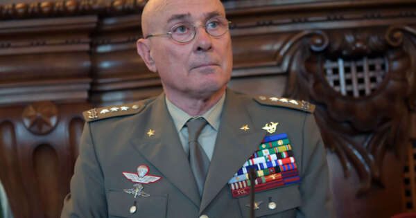 Intervista al generale Bertolini: "La chiamata dei riservisti può ...