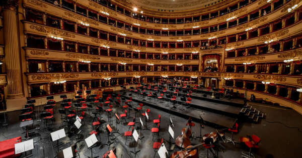 La Scala di Milano apre col 'Boris Godunov' russo e il console ucraino ...