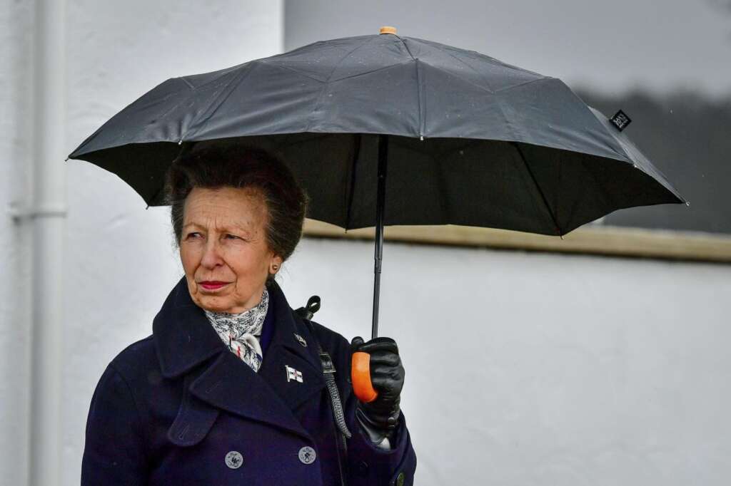 Incoronazione di Re Carlo, l'attacco della principessa Anna: "No alla ...