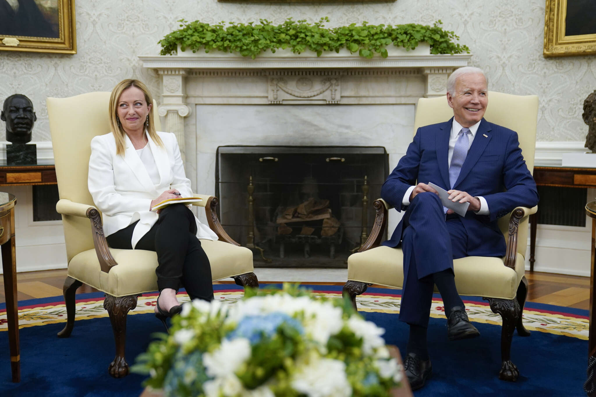 Meloni vola da Biden. Dalla Nato al Piano Mattei, cosa rivela il ...