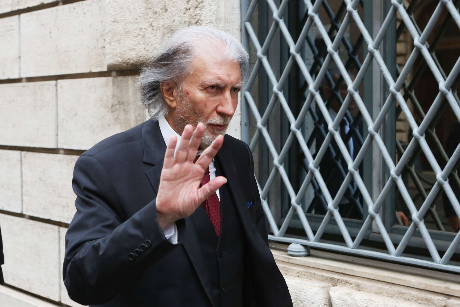 Scarpinato e non solo: un caso le querele che puntano a far chiudere i ...