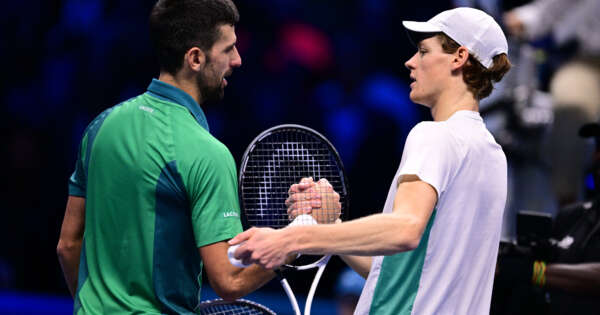 Sinner-Djokovic per la finale, la sfida al re degli Australian Open che non perde da 33 gare