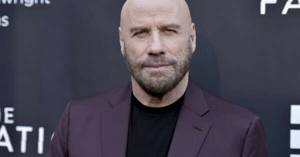 John Travolta a Sanremo, l'annuncio di Amadeus: "Un attore che ha fatto ...