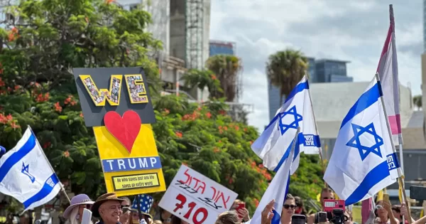 Accordo di Pace, a Tel Aviv la “piazza degli ostaggi” diventa il covo ...
