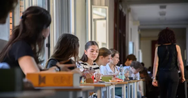 Esami di maturità 2026, date, orari e tracce: tutto quello che c'è da ...