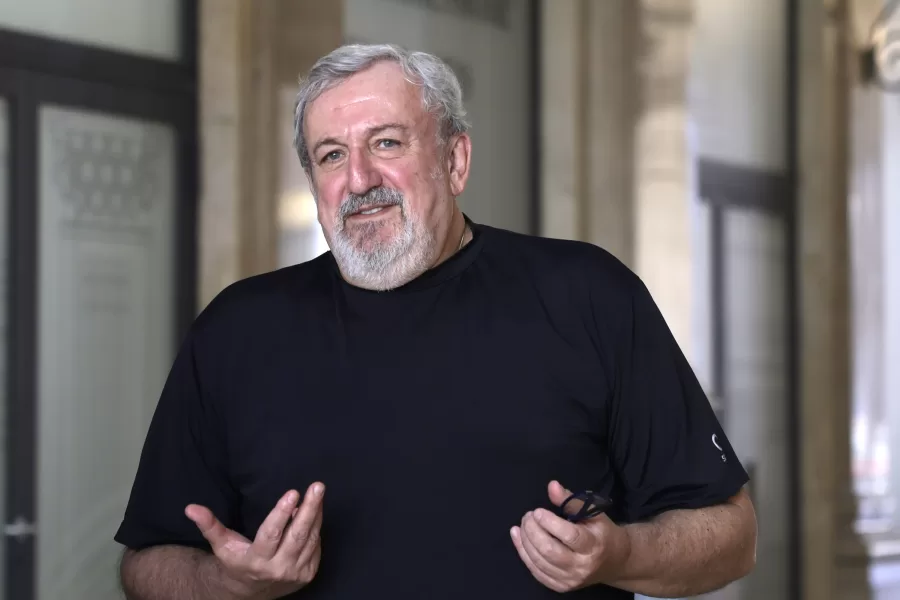 Michele Emiliano, c'è posto in Parlamento? La strada per evitare il ...